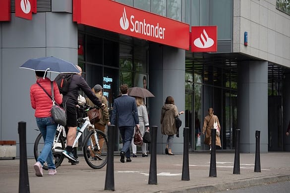 Santander to close branches putting hundreds of jobs at risk - London ...