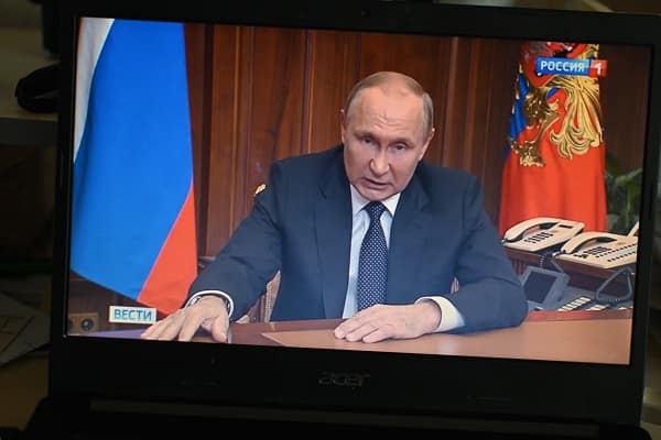 Deranged Putin warns it’s just the beginning of a battle for ‘greater historical Russia’ and ...