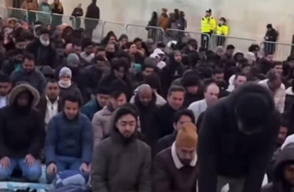 Starmer calls for Tory to be sacked for saying Muslim prayer in public ...