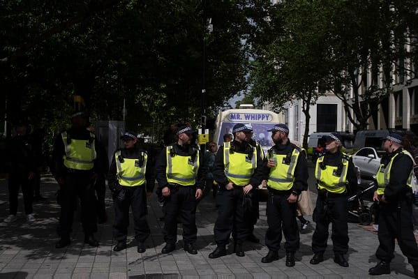 Northern Ireland riots: 15 police officers injured as rioters throw ...