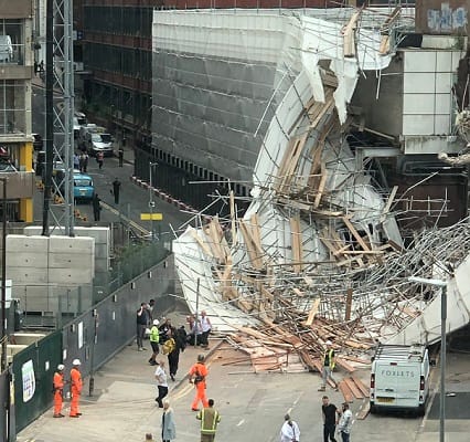 Scaffolding collapses in Reading with two hurt - London Business News ...