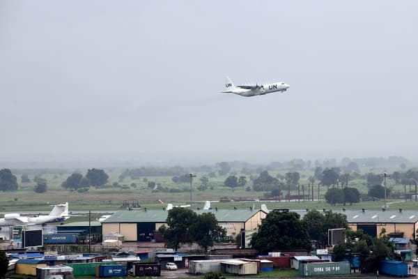 British embassy in Khartoum warns evacuation convoys are ‘under fire ...