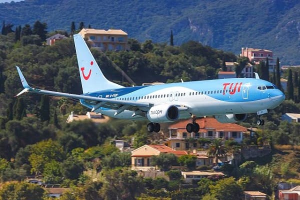 Grounding Boeing 737 could cost Tui €400m in 2020 - London Business ...