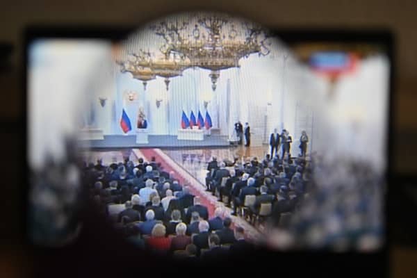 Former Mi6 Spy Warns Putin Has Sleeper Agents In Uk And ‘they Could