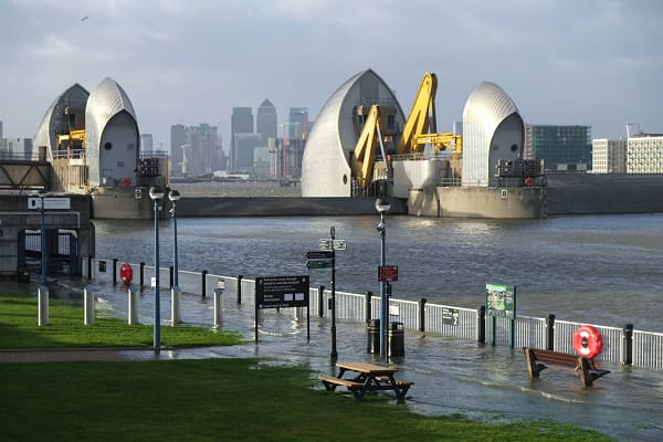 Tsunami could flood London as WW2 shipwreck loaded with explosives is a ...