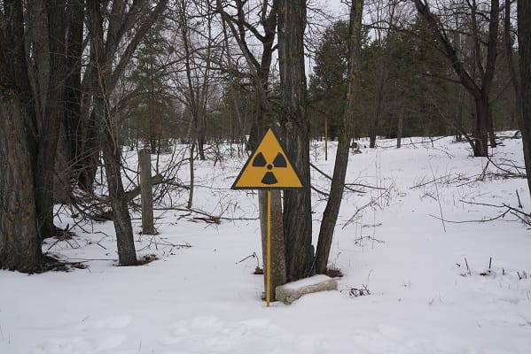 Russian troops wrote graffiti signs saying ‘this passage is mined’ at ...