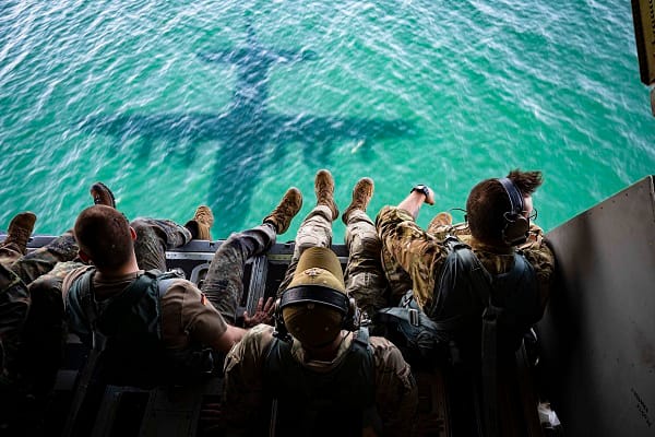 British Royal Marine Commando’s deployed in ‘high risk’ covert missions ...