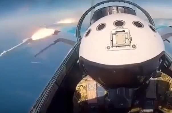 Top Gun: Thrilling cockpit video shows Ukrainian fighter jet firing ...